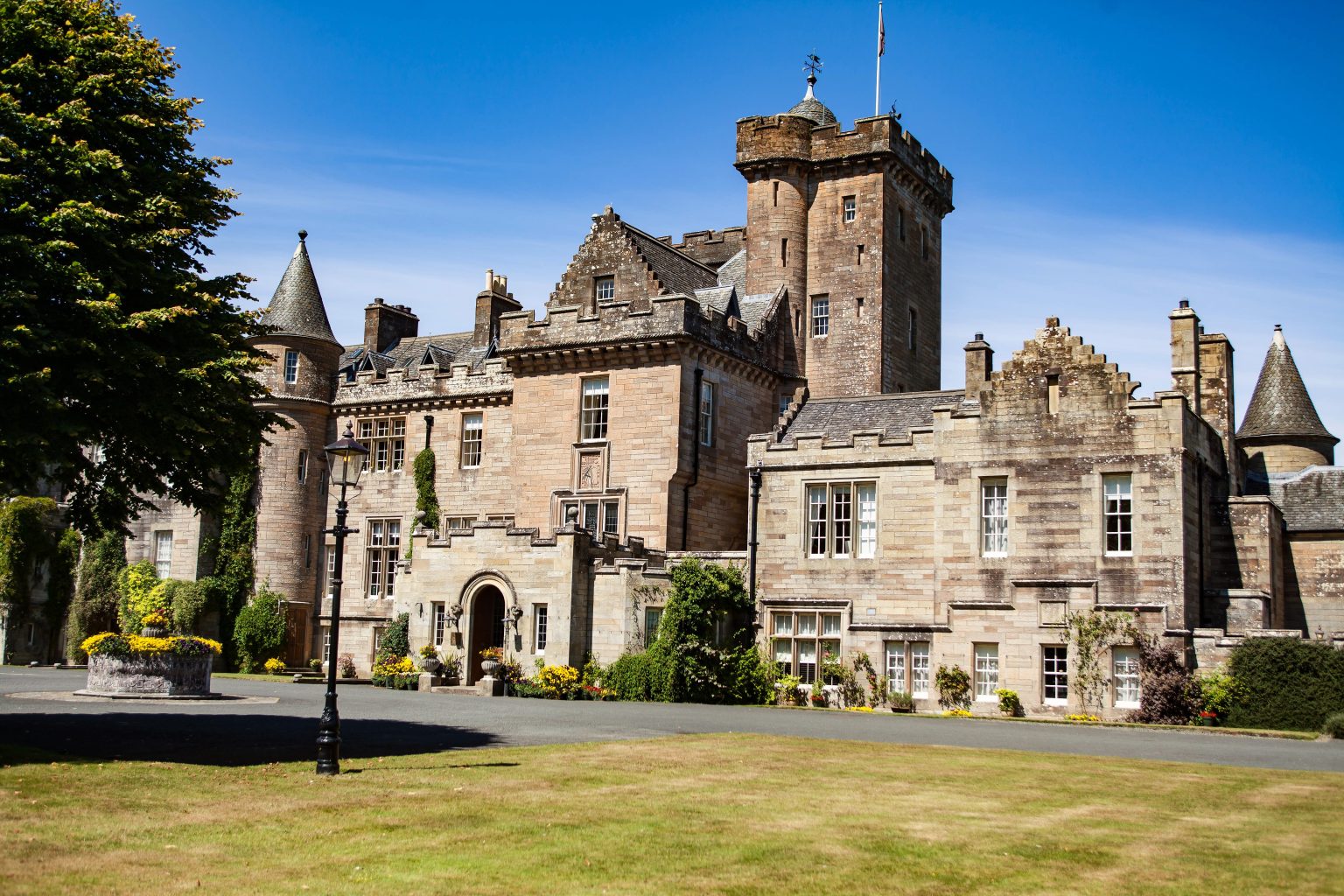 GLENAPP CASTLE - SCOTLAND - Milestone Magazine